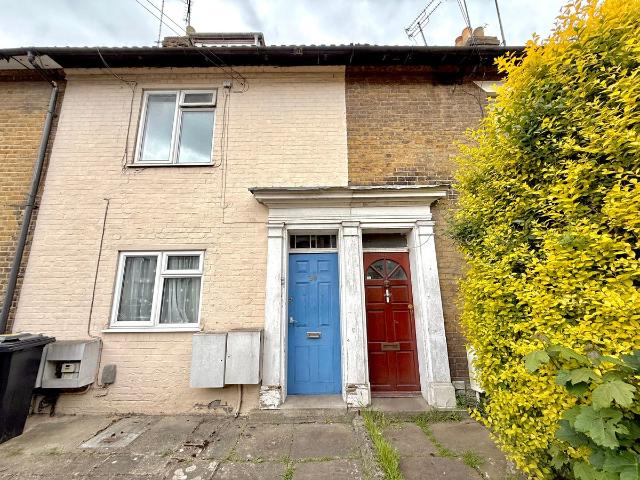 Marsham Street, Maidstone ME14, 2 bed flat to rent, £900 pcm | PrimeLocation
