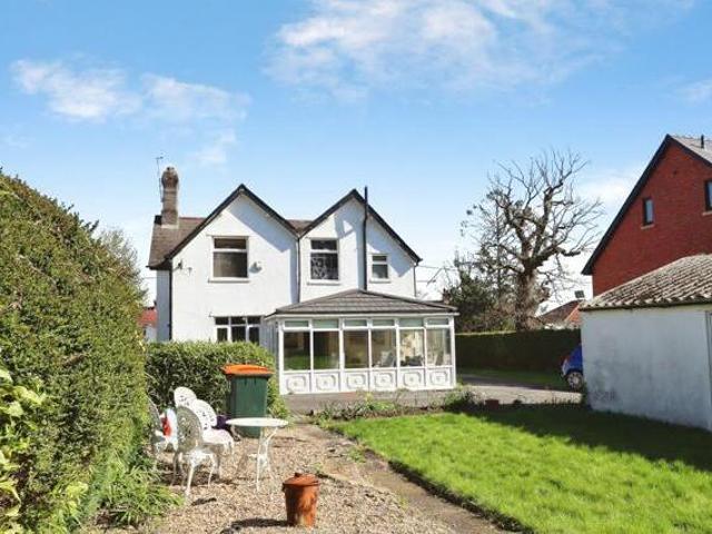 Marshfield Road, Castleton, 4 Bedroom Detached
