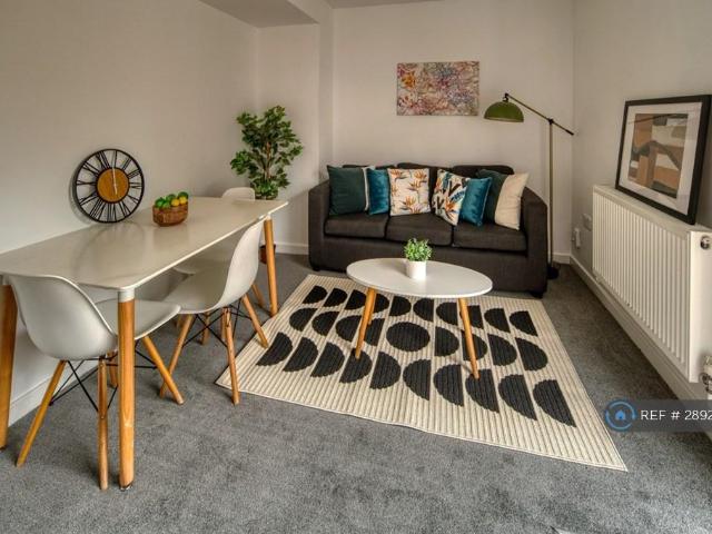 Marshfield Road, Bristol, BS16 4 bed semi detached house to rent £2,650 pcm £612 pw