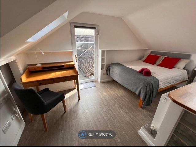 Marshworth, Milton Keynes MK6, Studio to rent, £1,395 pcm | PrimeLocation