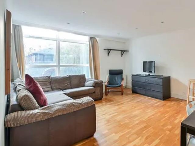 Mast Court, 1 Boat Lifter Way, Surrey Quays, London, SE16 7WJ, United Kingdom | 3 bed apartment for rent #139404098 | Rentberry