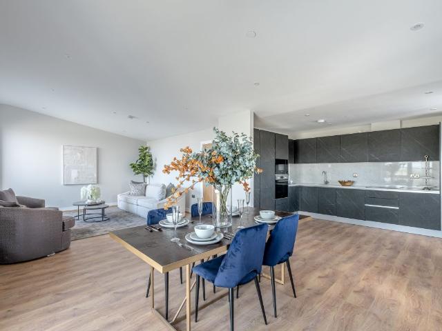 Mast Quay, London SE18, 3 bed flat to rent, £3,200 pcm | PrimeLocation