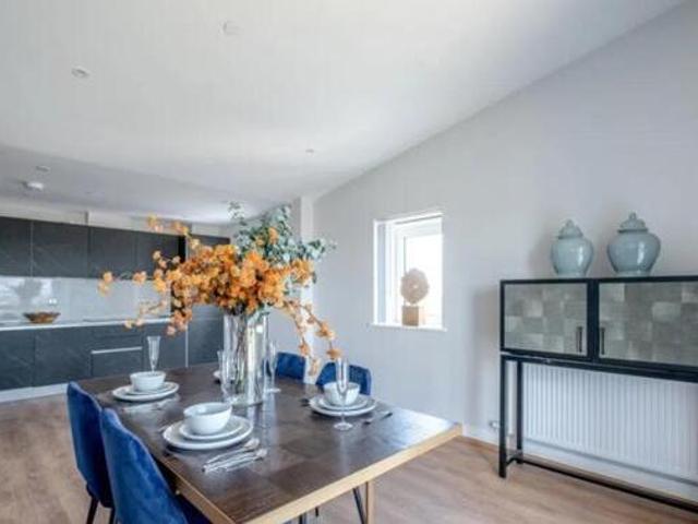 Mast Quay, London, 3 Bedroom Penthouse