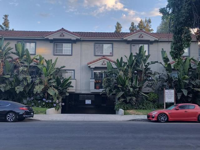Master Available Bed & 1.5 Bath Sherman Oaks