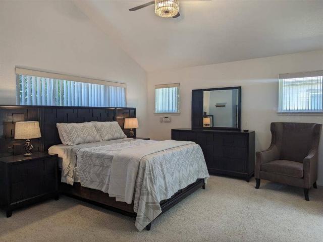 Master Bed Private Bath