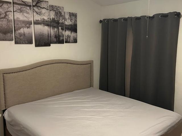 Master bed/bath in townhouse NW Gainesville