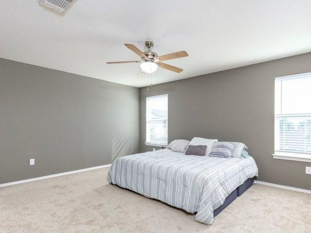 Master Bedroom $800/month All Included & Furnished