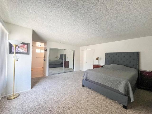 Master bedroom w/ en suite bath