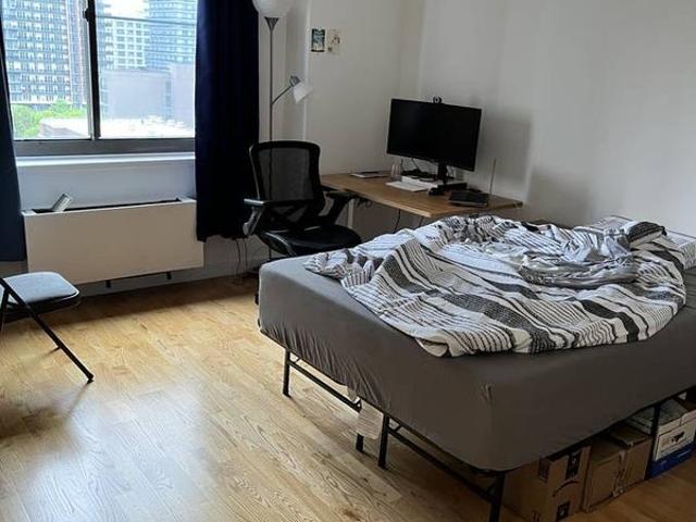 Master Bedroom w/ Private Bath for Rent