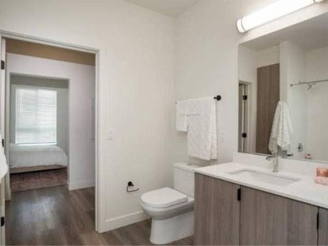 Master bedroom w private bathroom