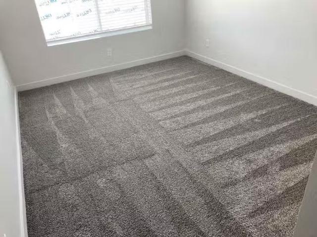 Master bedroom w/ Private Bathroom Available in New Townhouse.