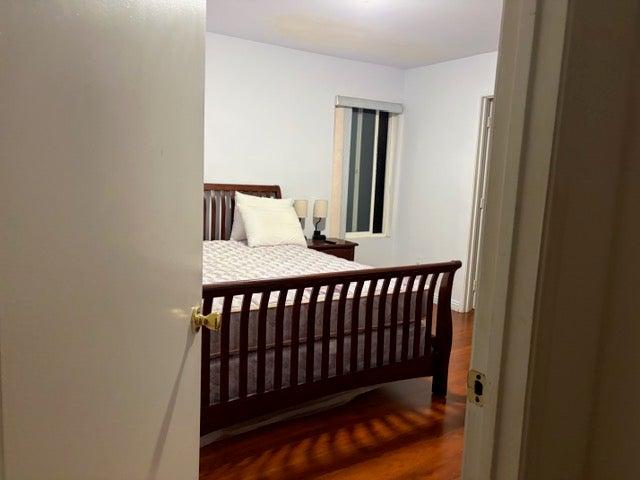 Master Bedroom w/ Private bthrm