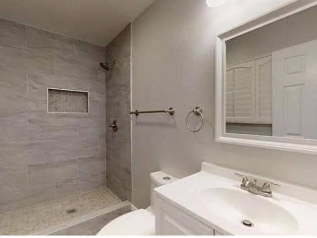 Master bedroom w/bathroom $2000
