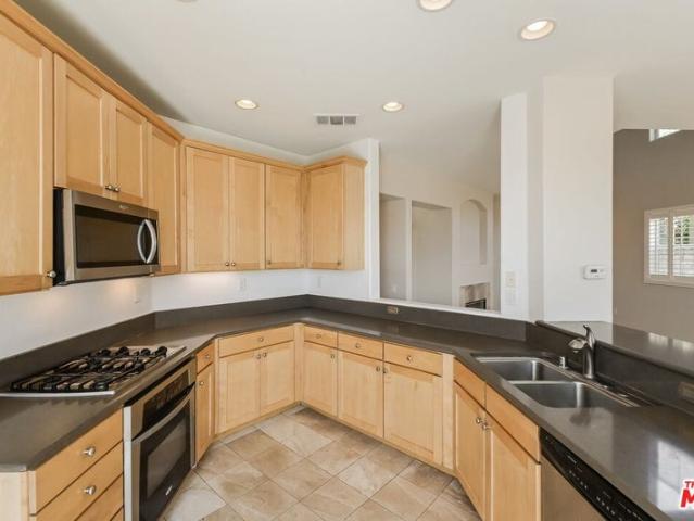 Master Bedroom Available 01 April