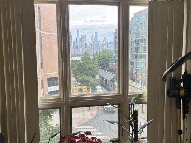 Master Bedroom + Bath, NYC Skyline Views — Paulus