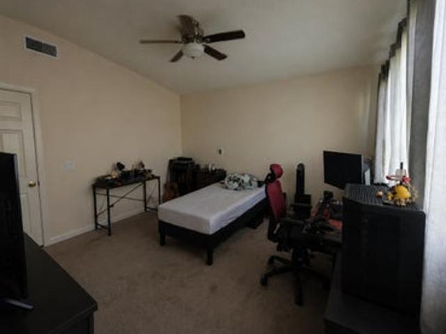 Master Bedroom For Rent