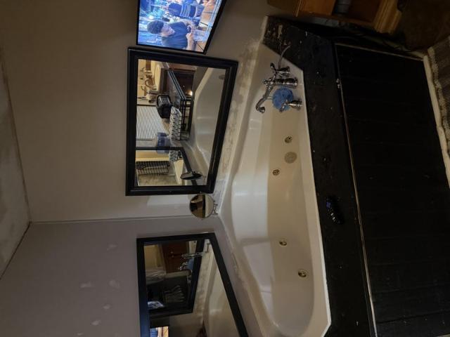 Master Bedroom for rent