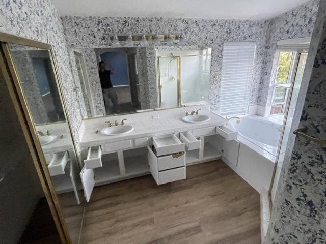 Master bedroom for rent