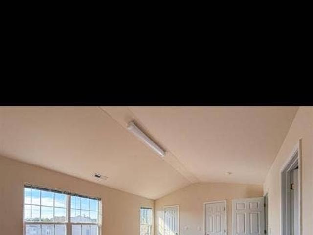 Master bedroom for rent