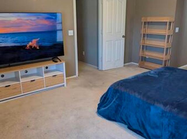 Master bedroom for rent