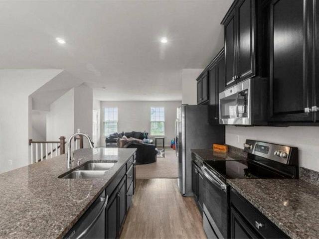 Master Bedroom for Rent