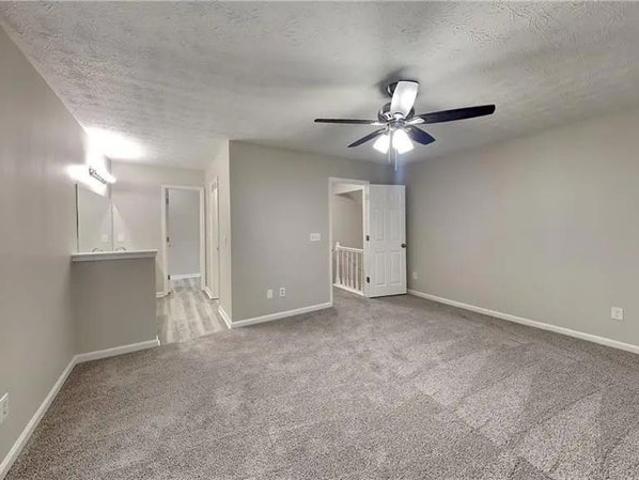 Master bedroom for rent