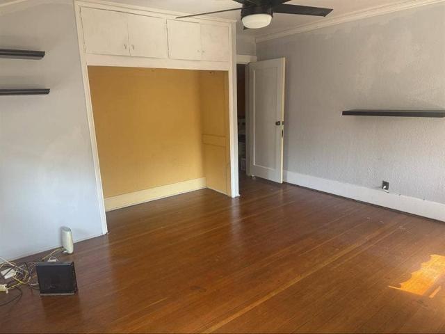 Master Bedroom for Rent female