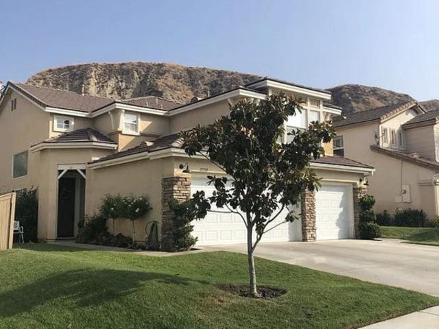 Master Bedroom for Rent in Beautiful Home