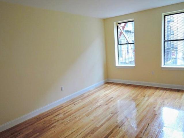 Master Bedroom for Rent in Inwood, Manhattan, im