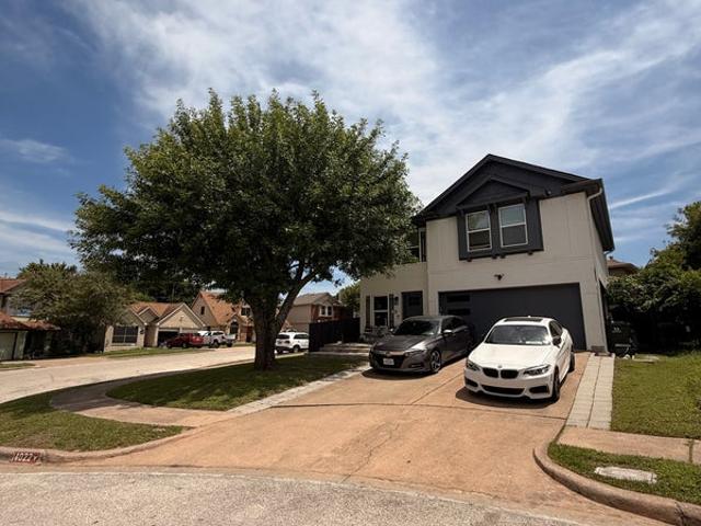 MASTER BEDROOM / LARGE ROOM FOR RENT $1000