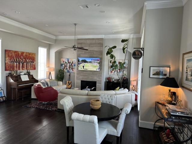 Master Bedroom+ private bath in Downtown townhouse