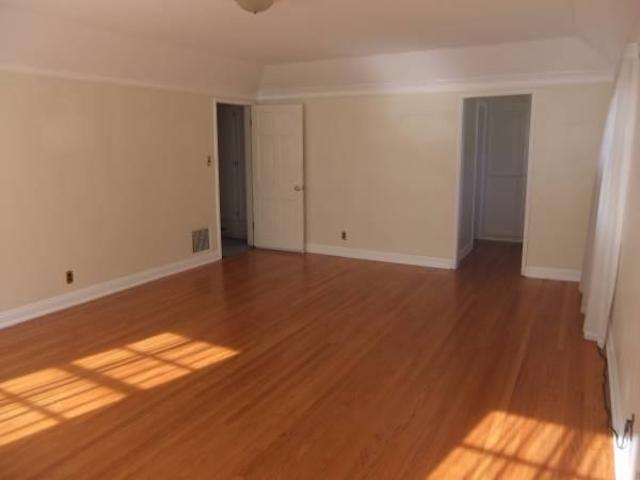 Master Bedroom Suite – Hollywood