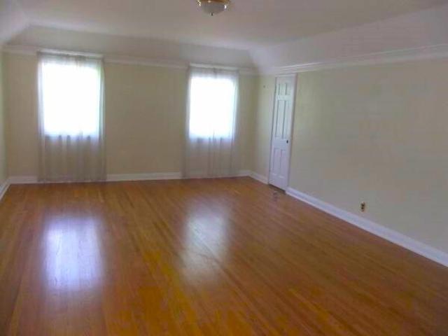 Master Bedroom Suite in Hollywood