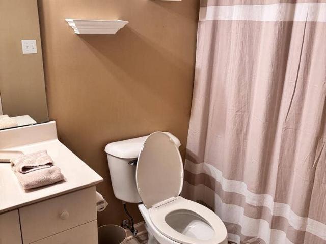 Master bedroom/bath