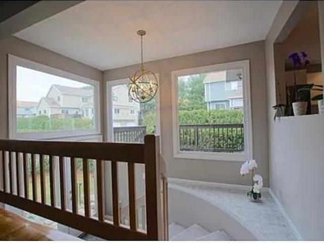 MASTER BEDROOM/PRIVATE BATH MARINER VILLAGE SALEM