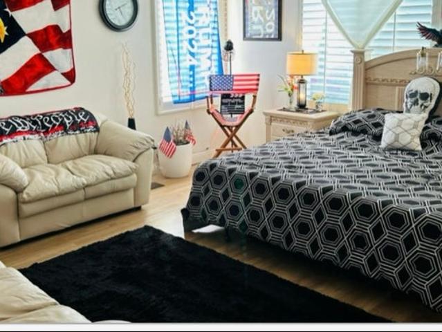 Master suite private studio