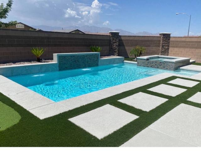 Master Suite w/ Private Bath, Walk In Closet, Pool