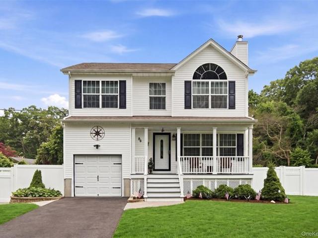 Mastic, NY 11950
