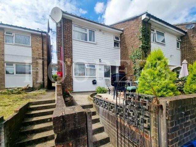 Mascotts Close, London, 1 Bedroom Flat