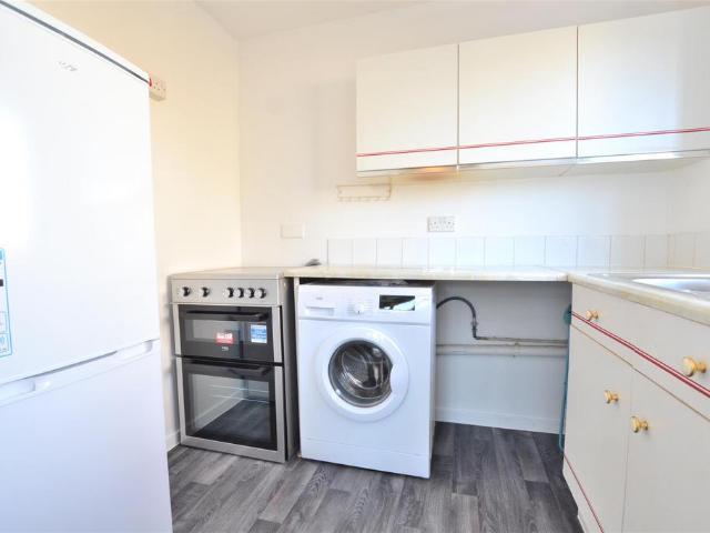 Masefield Court, New Barnet EN5 1 bed apartment to rent £1,275 pcm £294 pw