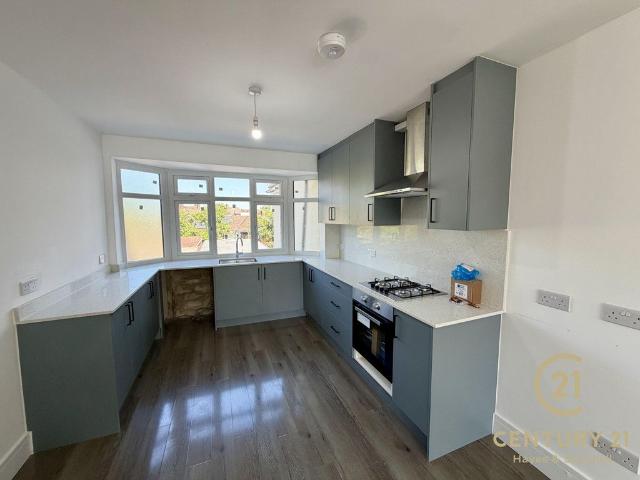 Masefield Ave UB1, 2 bed maisonette to rent, £2,300 pcm | PrimeLocation