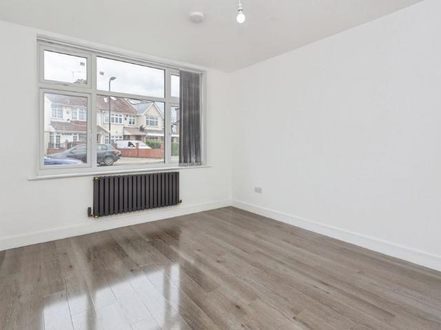 Masefield Avenue, Southall, UB1 2NE