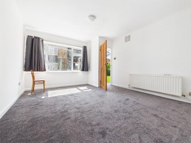 Masefield Lane, Middlesex UB4, Studio to rent, £1,050 pcm | PrimeLocation