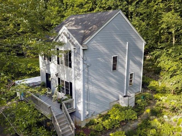 Mashapaug Rd, Holland, Home For Sale
