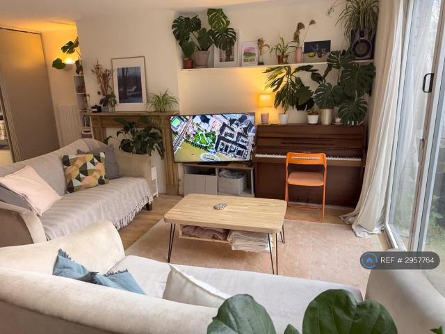 Maskelyne Close, London, SW11 3 bed maisonette to rent £3,400 pcm £785 pw