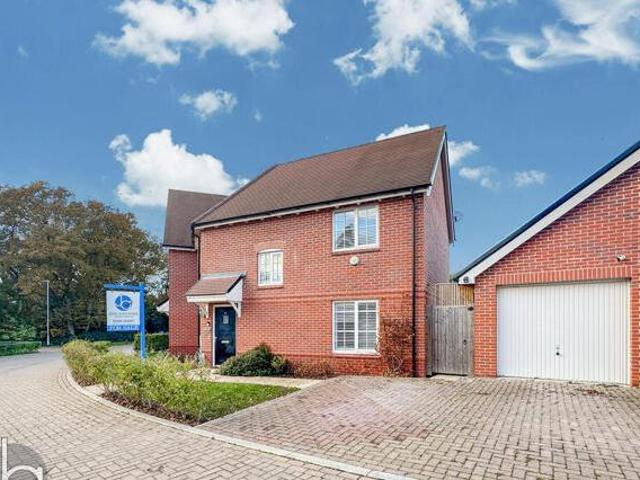 Maskell Way, Stanway, 3 Bedroom Semi detached