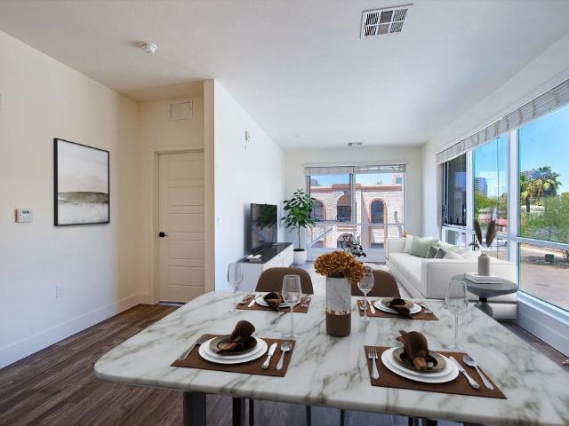 Mason Oliver 3 Bedroom Apartment for Rent at 11 S 12th St, Phoenix, AZ 85034 Eastlake Park