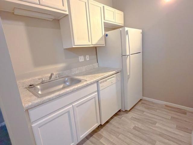 Mason School Apartments 2 Bedroom Apartment for Rent at 1012 S 24th St, Omaha, NE 68108 Columbus Park