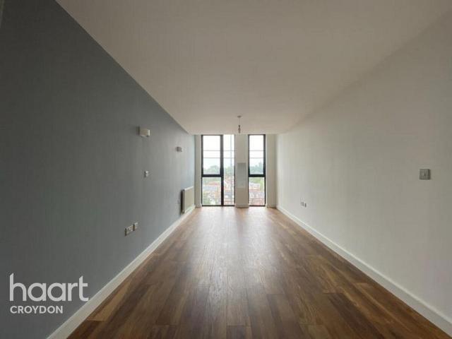 Masons Avenue, CROYDON 2 bed flat to rent £1,700 pcm £392 pw