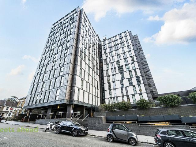 Masons Avenue, Croydon CR0, 2 bed flat to rent, £1,850 pcm | PrimeLocation